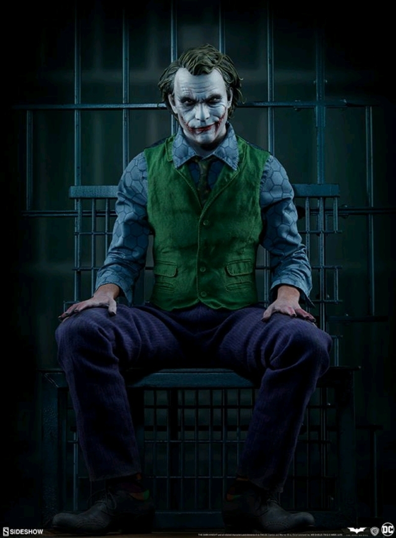 Batman: Dark Knight - Joker Premium Fortmat Statue, Figurines & Statues ...